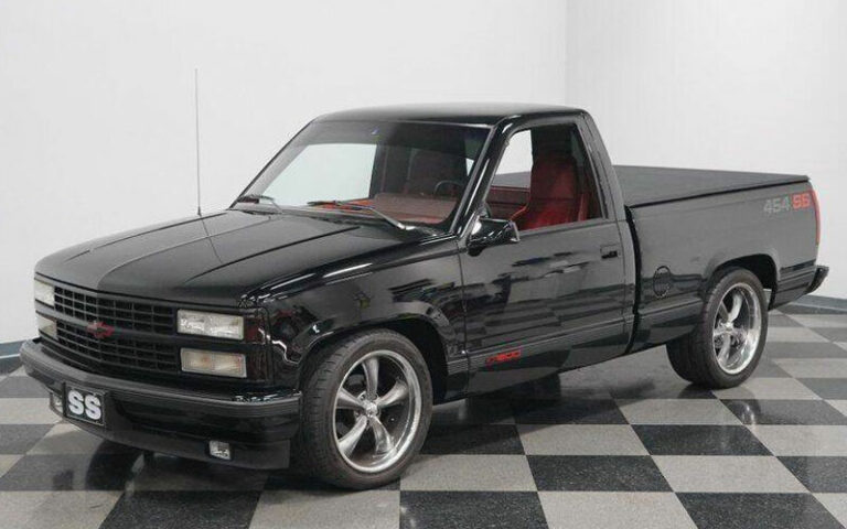 Classic Comparison: Chevy 454 SS vs Ford SVT Lightning - Carsforsale.com®