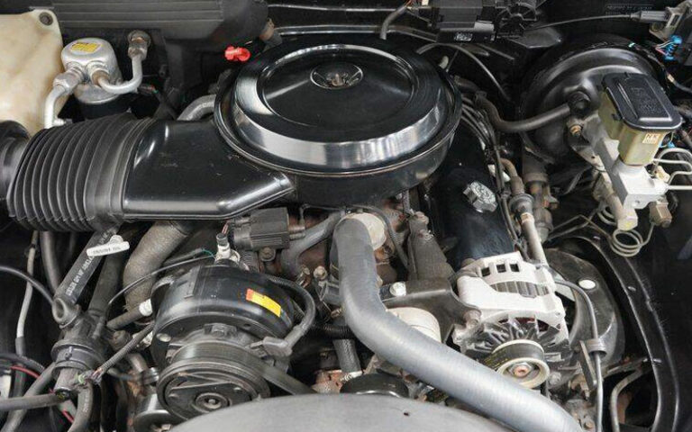 Classic Comparison: Chevy 454 SS vs Ford SVT Lightning - Carsforsale.com®
