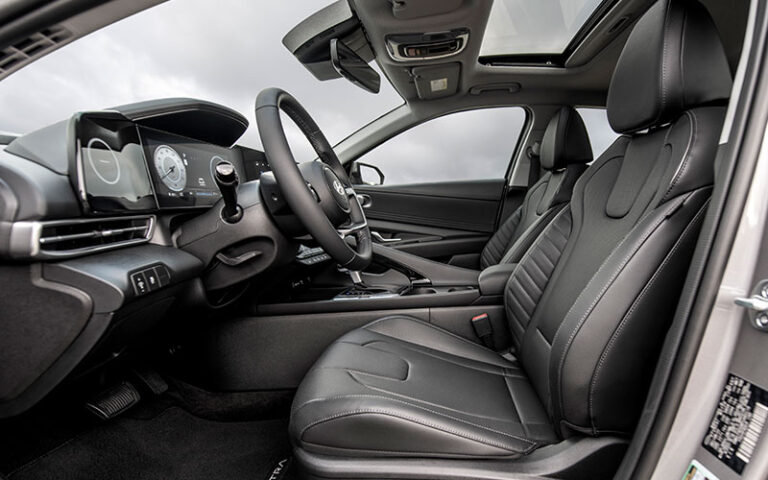 2025 Hyundai Elantra Review - Carsforsale.com®