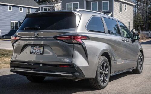 Hands-On With the 2026 Toyota Sienna - Carsforsale.com®